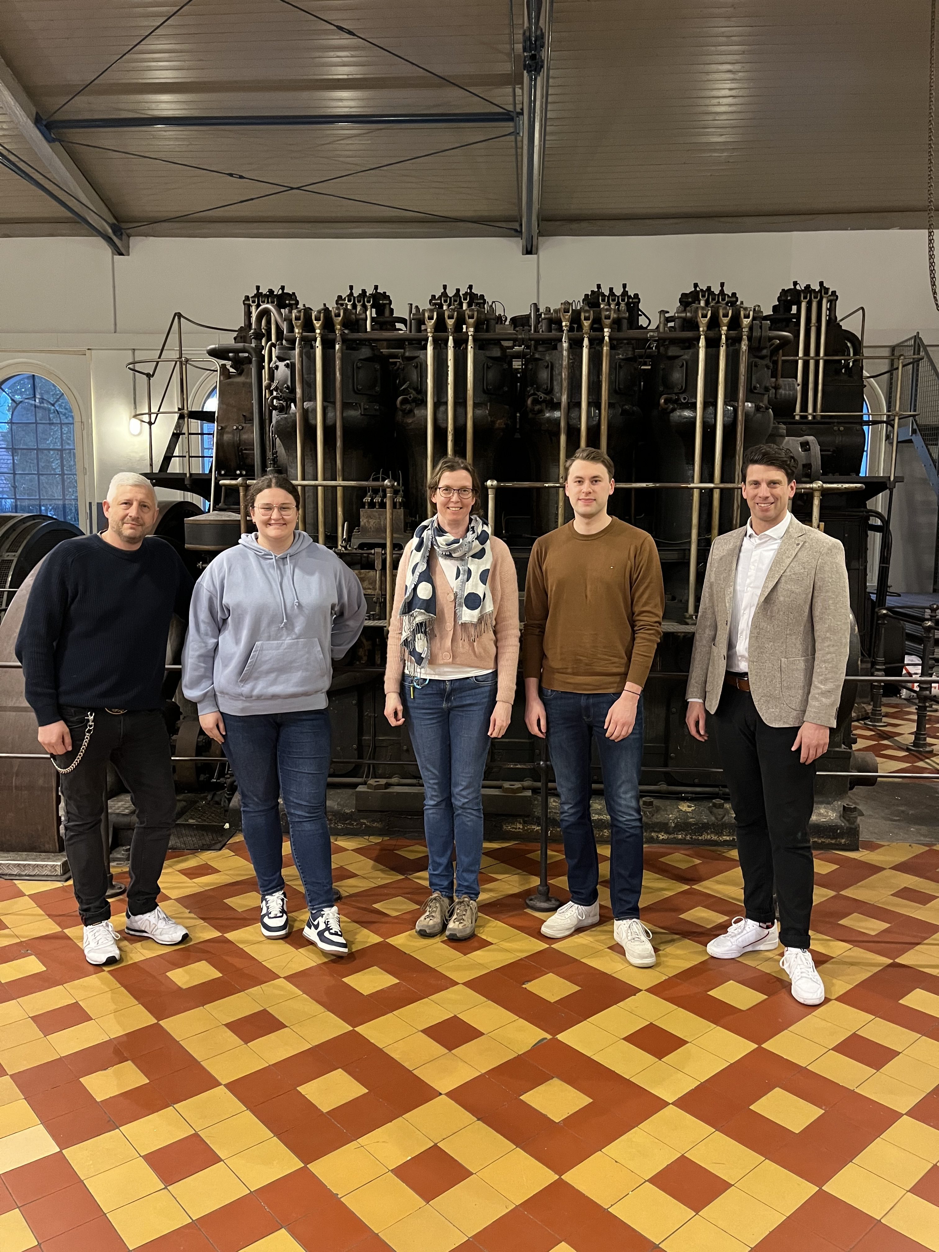 Besuch der SPD im Jugendtreff „Altes E-Werk“ › Die SPD in Beckum